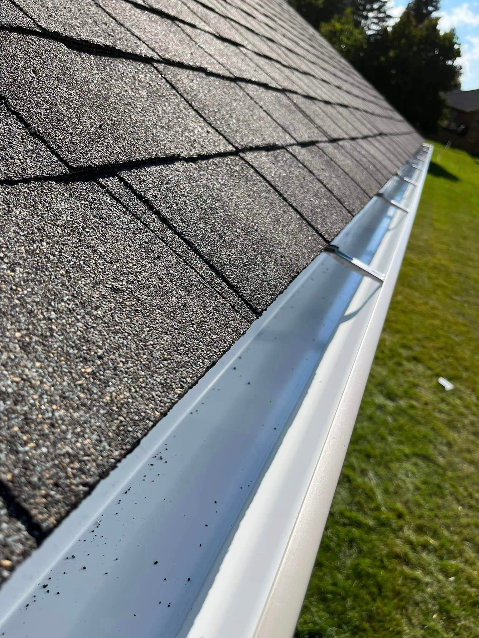 Eavestrough Repair Costs in Ontario (Updated 2024) - Peaks & Valleys ...